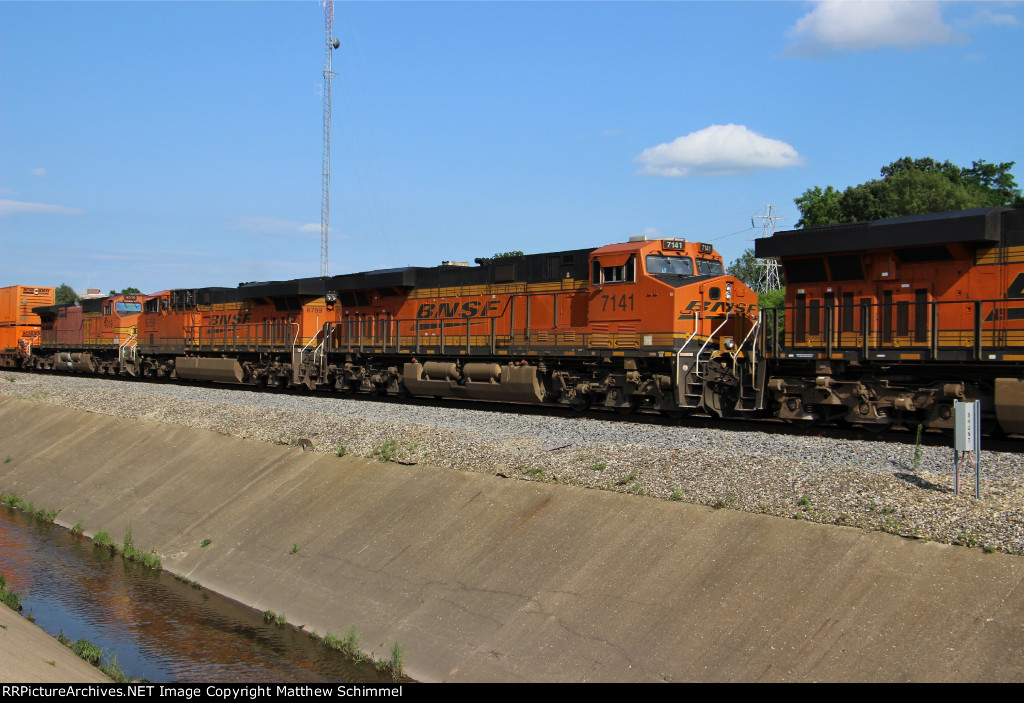 BNSF 7141